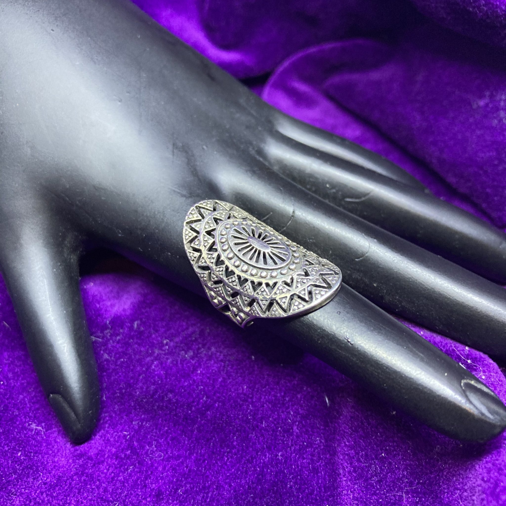 925 Silver Aztec design Ring. Size 5 - Into the Mystic Shop